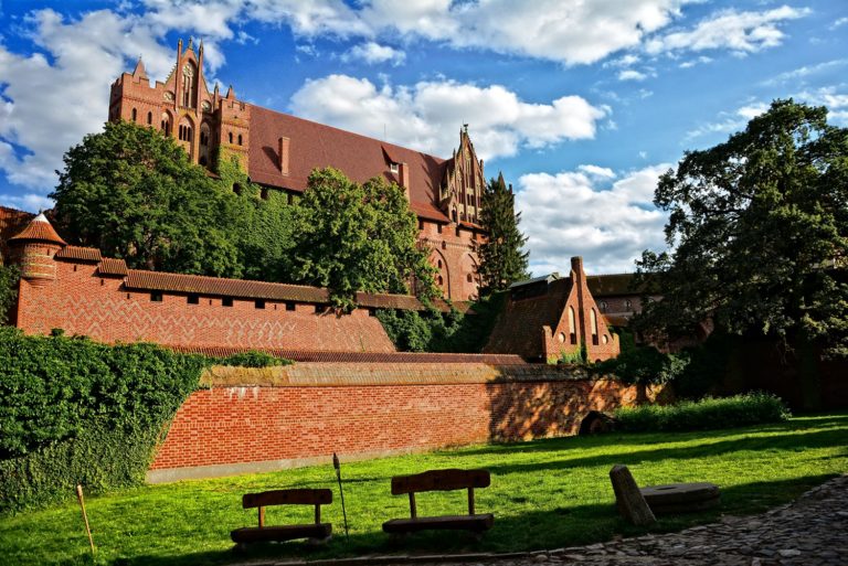 Visiting Malbork castle in Poland . How to get to Malbork - Plan Poland
